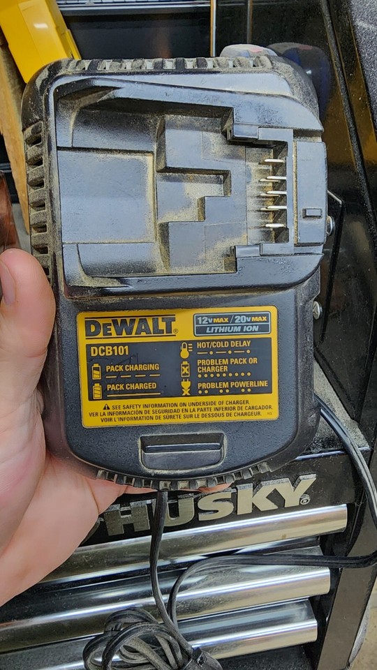 DEWALT DCB101 20V Li-Ion Battery - Black 787721363774 | eBay