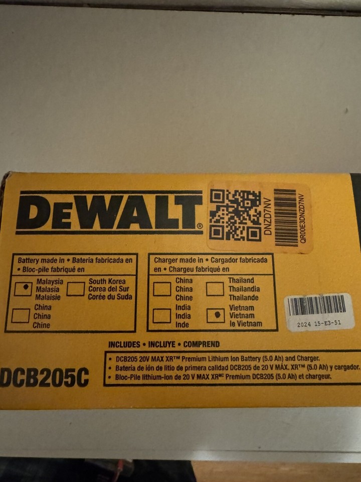 DeWalt DCB205C 20V MAX XR Premium Lithium-Ion 5Ah Starter Kit Battery ...