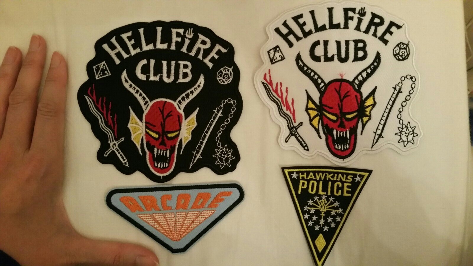 Lot 4 Patchs Thermocollants Stranger Things Hawkins Police Arcade ...