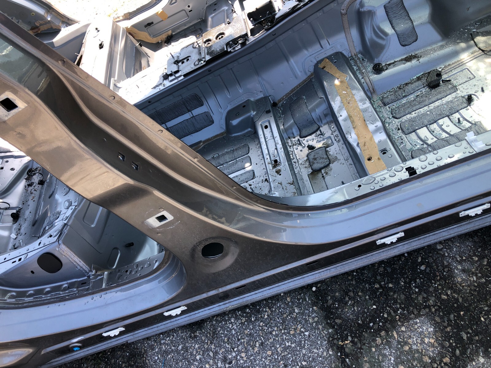 2018-2022 ALFA ROMEO STELVIO RIGHT PASS SIDE B PILLAR ROCKER PANEL CLIP ...