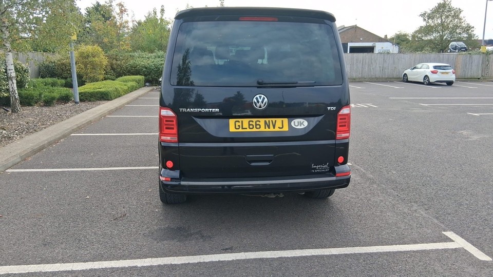 2016 Volkswagen Transporter Shuttle 2.0 TDI 140PS SE Minibus DSG MPV ...