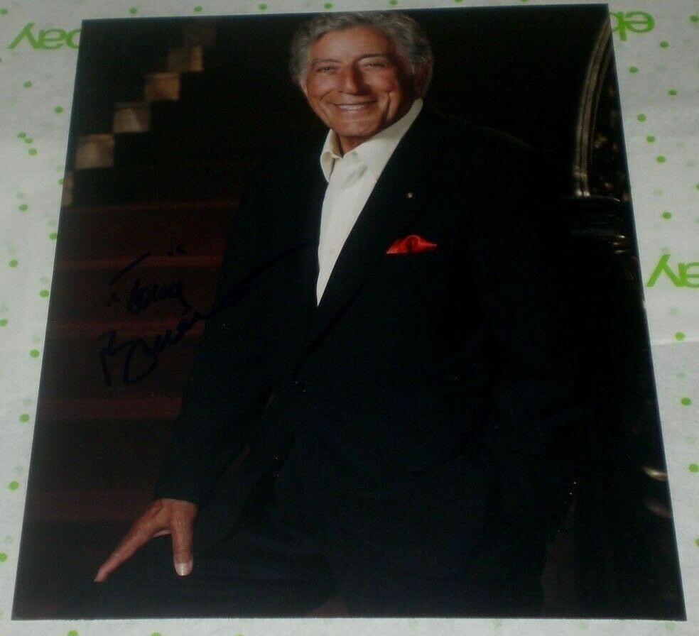 TONY BENNETT SIGNED CLASSIC SMILING LEGEND 8X10 PHOTO AUTOGRAPH COA ...