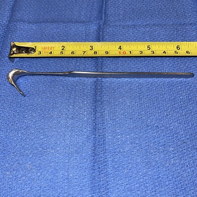 Retractors - Alan Scott