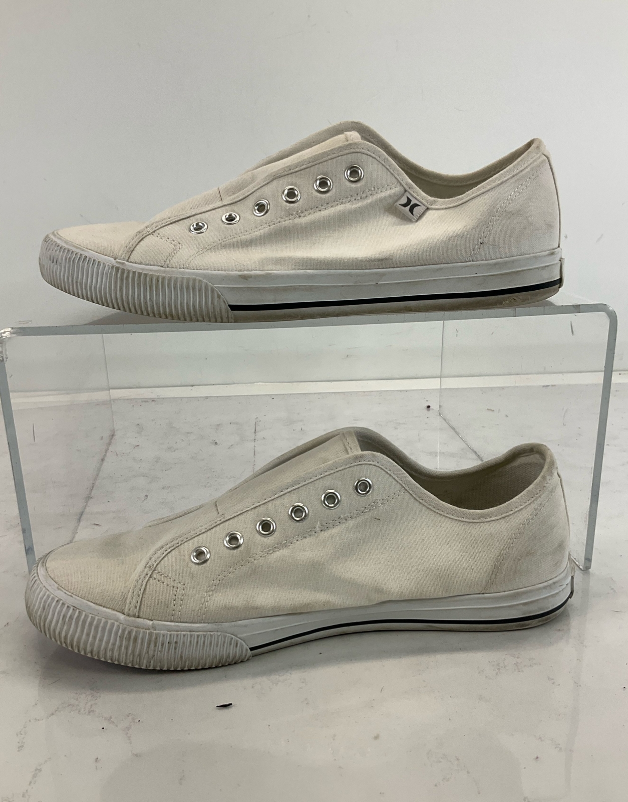 Hurley Chloe Off-White Canvas Slip-On Low Top Sneakers Size 9 | eBay