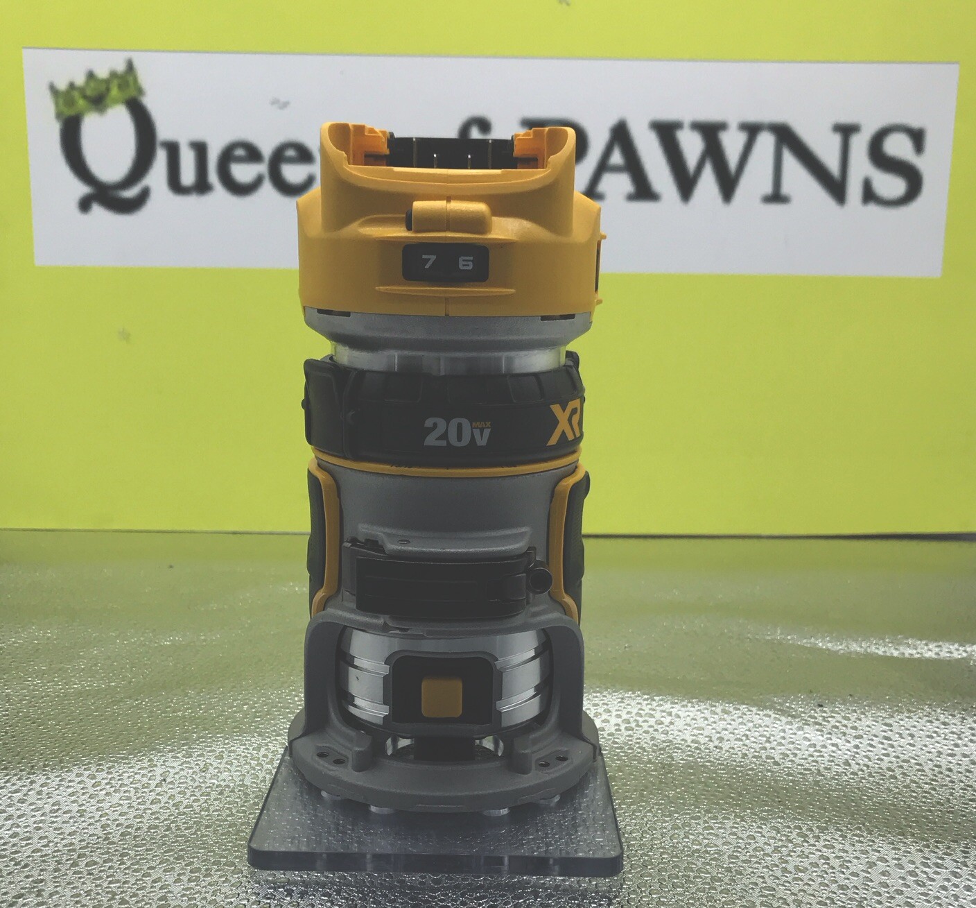 DEWALT DCW600B 20V MAX XR Cordless Compact Router - Tool Only ...