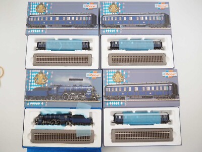 Roco 63370 S3/6 Royal Train 4-6-2 of the K. Bay. Sts. B & Roco 44810 ...