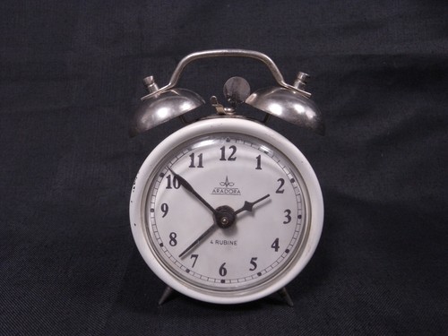 VINTAGE RETRO ROMANIA ARADORA WINDUP ALARM DESK CLOCK | eBay