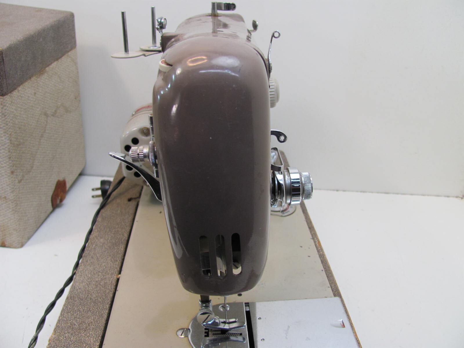 VINTAGE BROTHER PRESTIGE SEWING MACHINE W/ CARRY CASE MODEL 191 | eBay