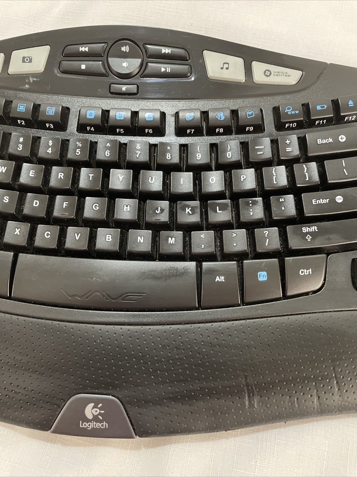 Logitech K350 Wireless Keyboard P/N 820-002546 Missing Battery Door ...