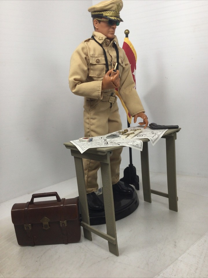 1/6 HASBRO GI JOE US ARMY 5 STAR GEN DOUGLAS MACARTHUR TABLE MAPS FLAG ...
