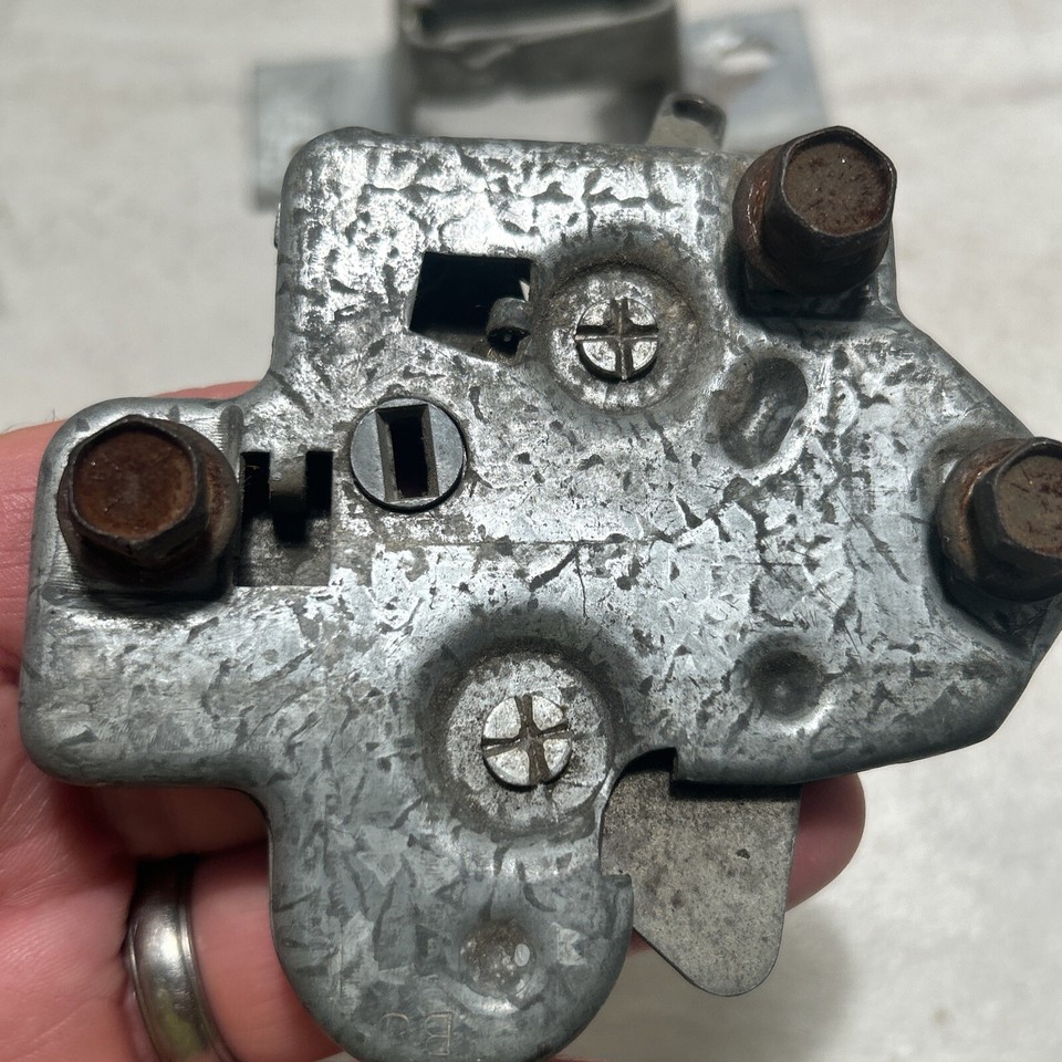 1967 1968 1969 Ford Thunderbird Trunk Latch & Stricker Catch Assembly ...