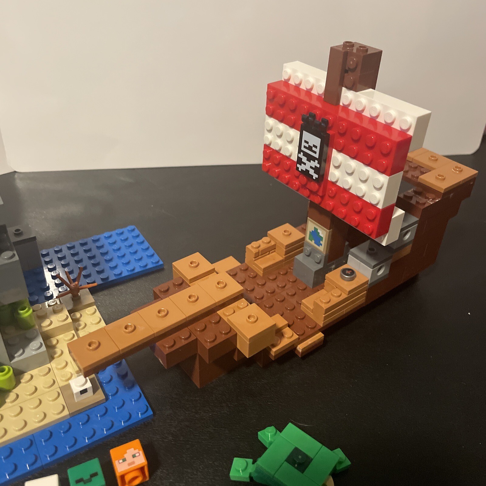 LEGO Minecraft: The Pirate Ship Adventure (21152) Incomplete No ...