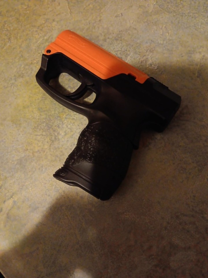 Aim and Fire Pepper Gel with 15-Foot Range & Grip Safety - Ultimate ...