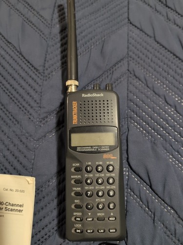 RadioShack Portable Scanner Pro 90 TRUNKTRACKER 300 Channel 20-520 ...