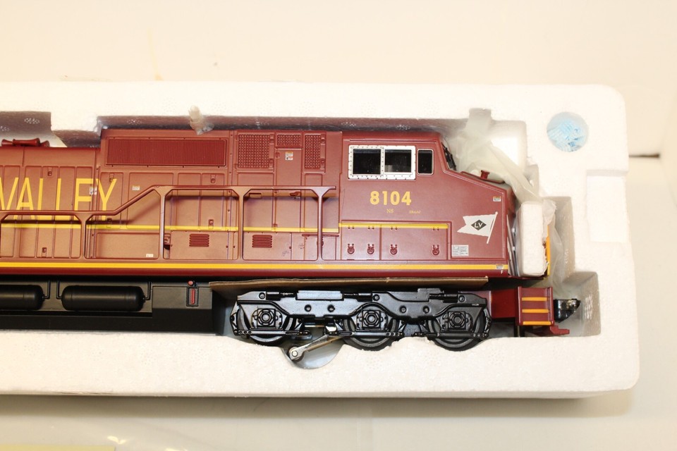 Williams by Bachmann GE Dash 9 Diesel - #8104 Lehigh Valley Train O ...