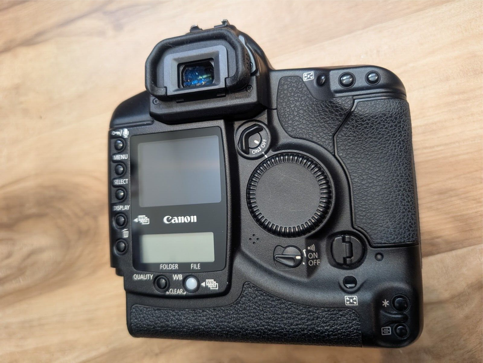 MINT 8K Clicks! Canon EOS 1Ds Mark I, Full Frame 11.1 MP DSLR Body Only ...