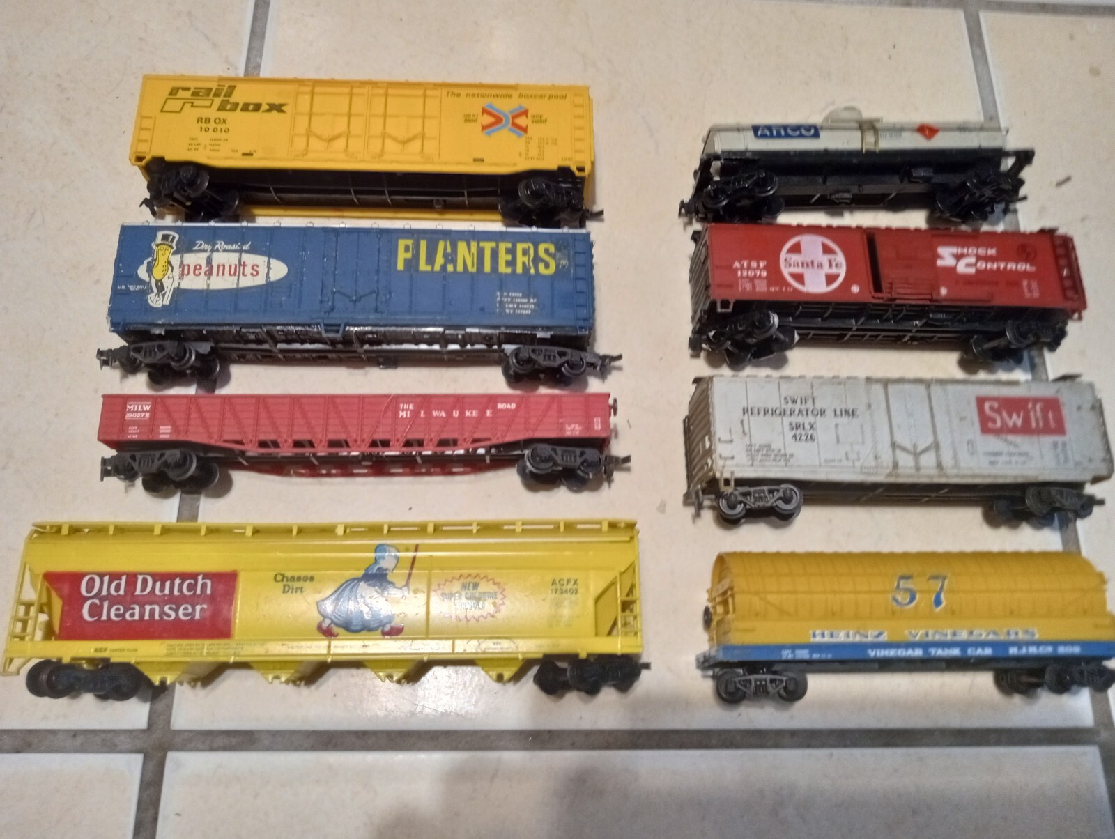 Mixed Lot 8 Model Train Cars | eBay