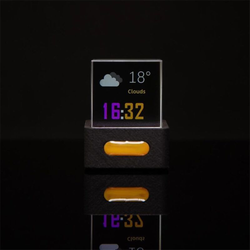 Geekmagic Hologram Cube Display, Mini 3D Crystal WiFi Clock Holographic ...