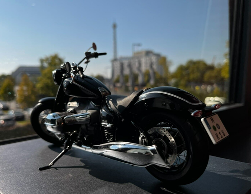 BMW Miniatur Motorrad R18 (K34) 1:10, FIRST EDITION | eBay.de