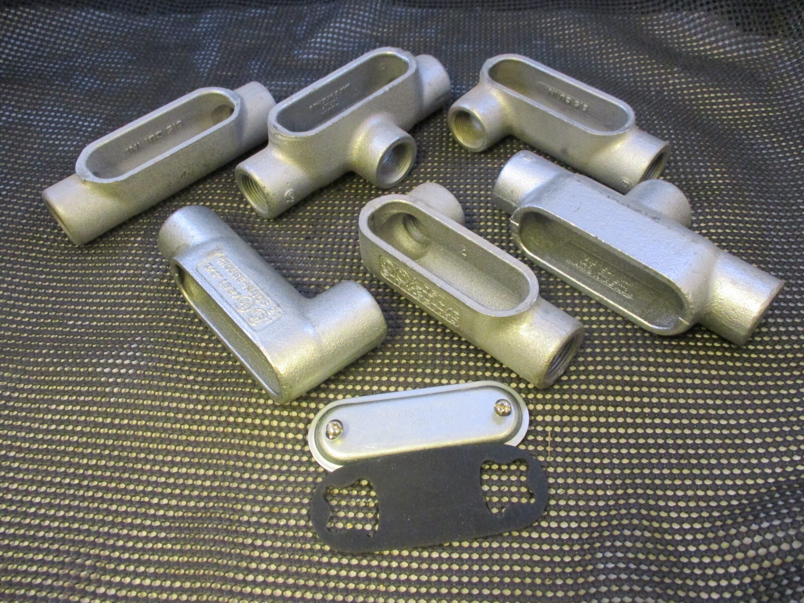 CROUSE HINDS 3/4" FORM 7 CONDULET CONDUIT BODIES C27-TB27 & COVER AND ...