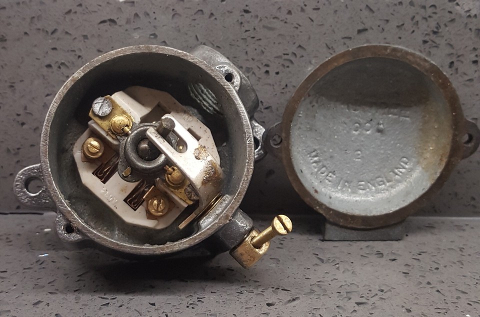 VINTAGE CRABTREE FLAME PROOF FACTORY EXTERNAL LIGHT SWITCH RECLAIMED ...