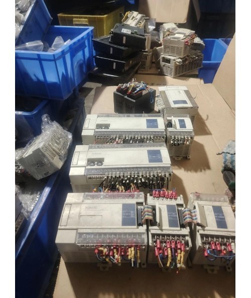 5PCS TPS63060DSCR QUJ SON10 HIGH INPUT VOLTAGE BUCK-BOOST CONVERTER ch ...