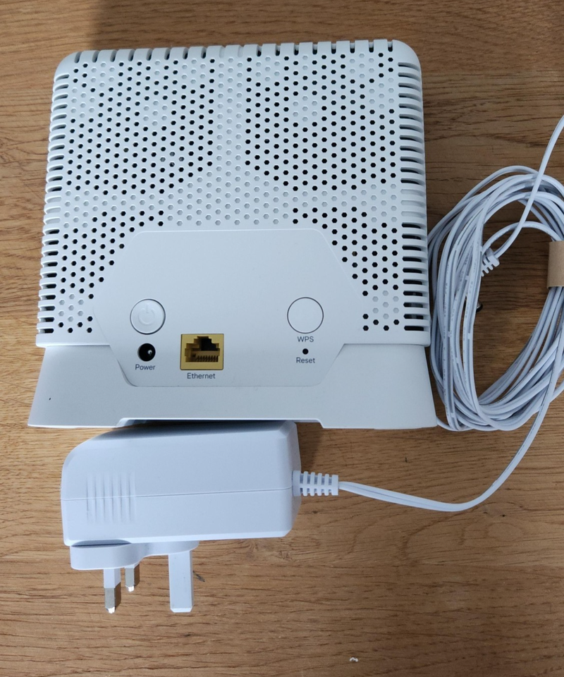 EE Smart WiFi Plus (SW30A) Mesh Extender | WiFi 6 | Booster Disc | Exc ...