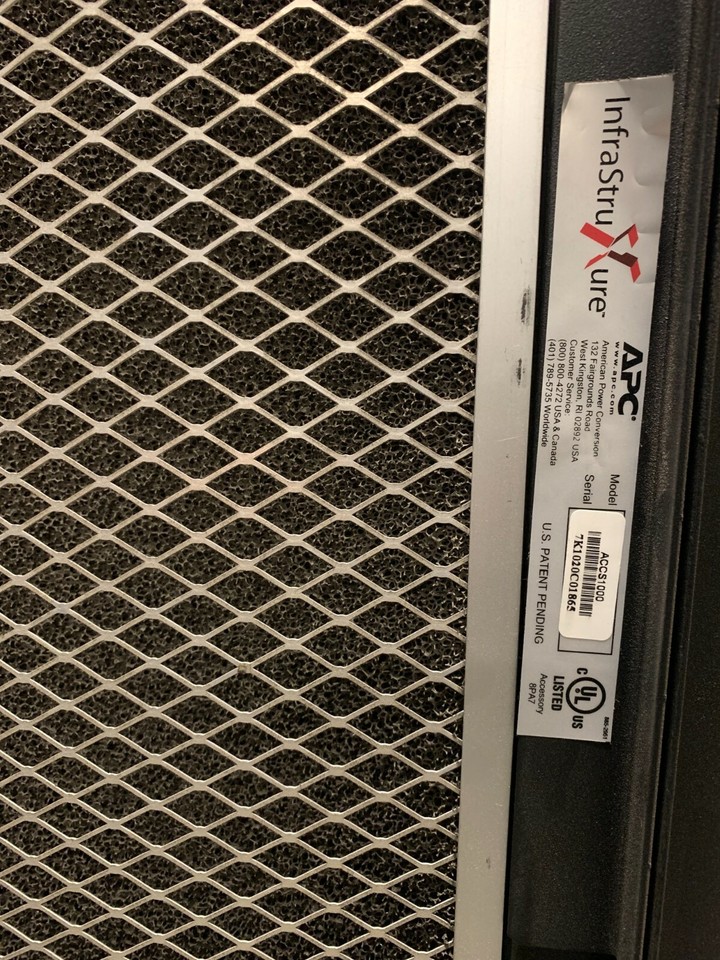 APC NetShelter Server Rack - Black - AR3100+APC inrow SC 300mm Air ...