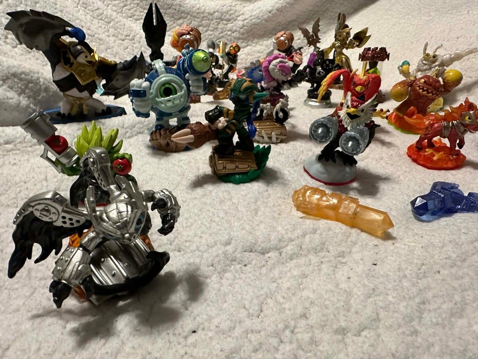 Activision Skylanders Lot of 32 Assorted Figures | eBay