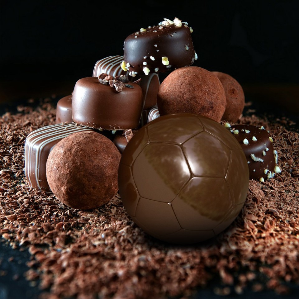 2 Pcs 3D Football Shape Plastic Chocolate Candy Molds for Cake Baking ...