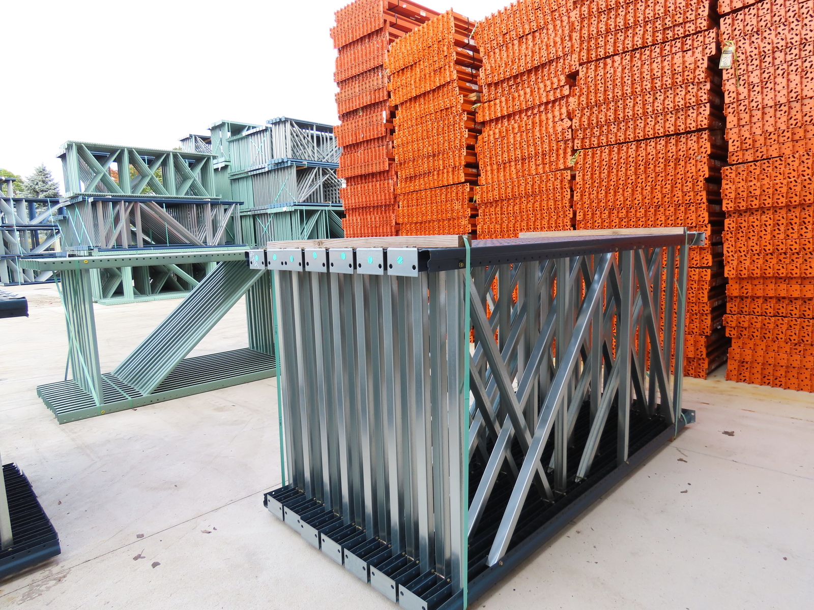 Mecalux 8' x 48" Teardrop Pallet Racking Bolted Upright 3x2.5" Leg ...