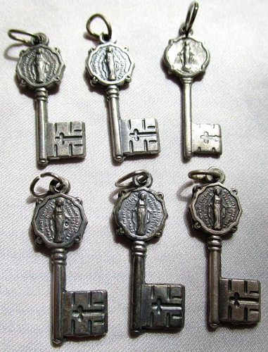 LOT 6 CATHOLIC MEDALS MIRACULOUS MEDALS VIRGIN MARY SHAPE KEY | eBay