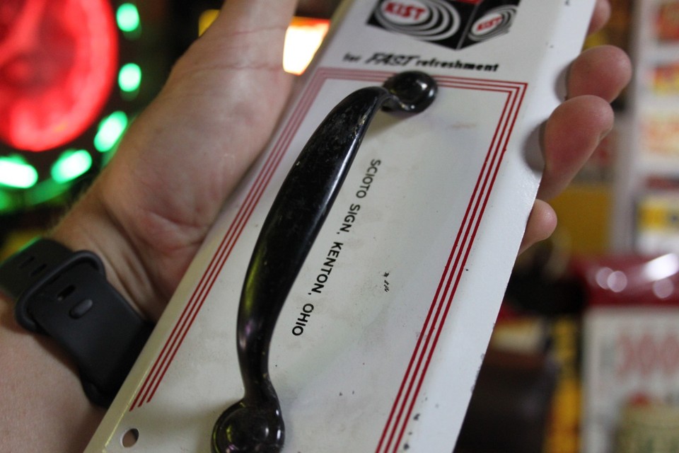 RARE 1950s KIST ORANGE DOOR PULL METAL HANDLE STAMPED PAINTED SIGN SODA ...