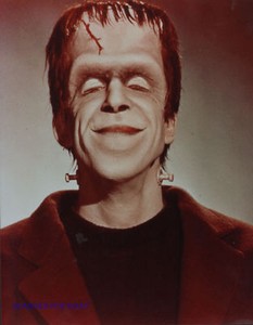 GLOSSY PHOTO PICTURE 8x10 Fred Gwynne As Herman Munster Frankenstein | eBay