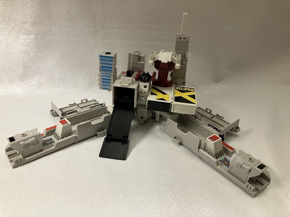 G1 Transformers Autobot Metroplex Hasbro | eBay