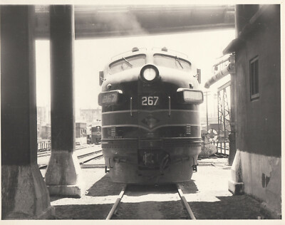 READING RAILROAD ~ DEISEL & ELECTRIC LOCOMOTIVES ~ (7 PHOTOS) ~ c ...