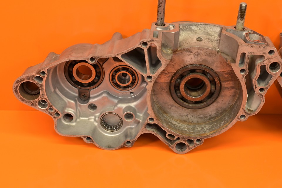2001-2002 Suzuki RM250 RM 250 OEM Left Right Motor Crankcase Crank ...