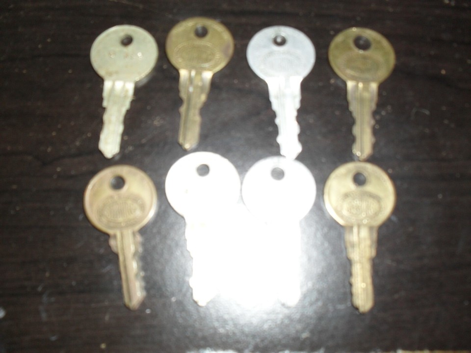 MANY USED ORIGINAL SEEBURG JUKEBOX KEYS | eBay