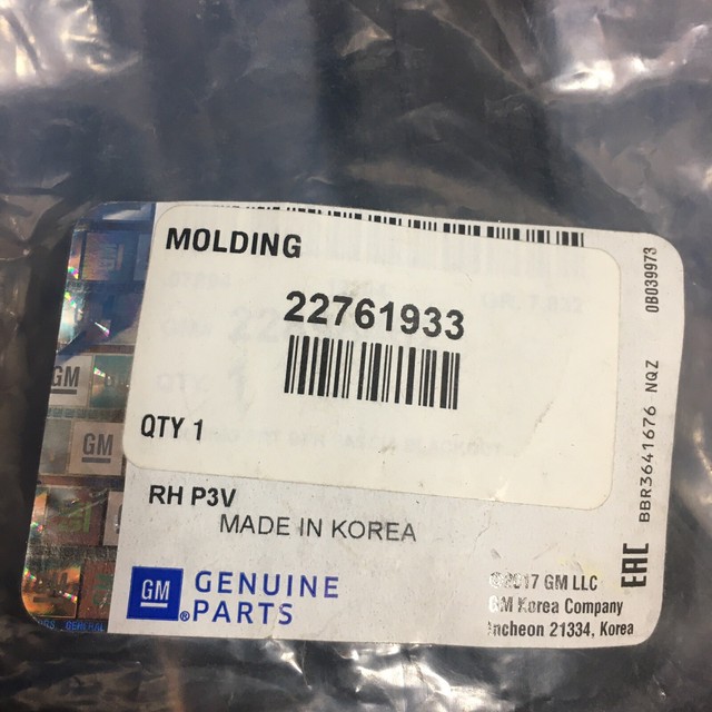 Chevrolet GM OEM Malibu Front Bumper Grille Grill-molding Strip Right ...