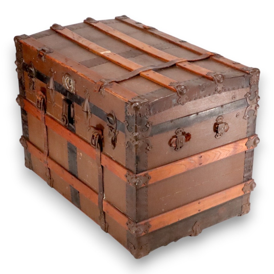 Flat Top Antique Steamer Trunk Brown Canvas Pirate Chest Coffee Table ...