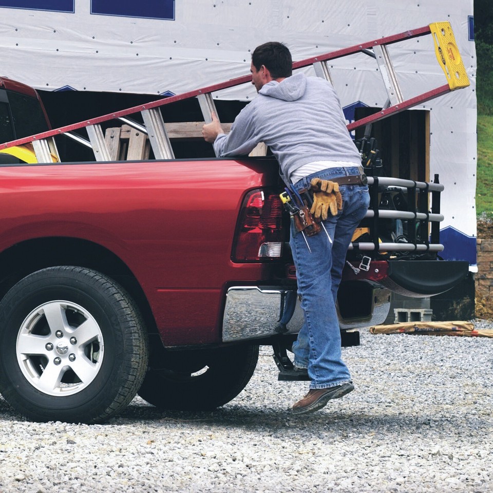 New Rear Bed Step Retractable Bumper Step RAM 1500 82215289AH Mopar ...