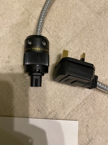 1m Audiophile Screened Mains Power Cable UK 3pin to IEC C7 Figure 8 ...