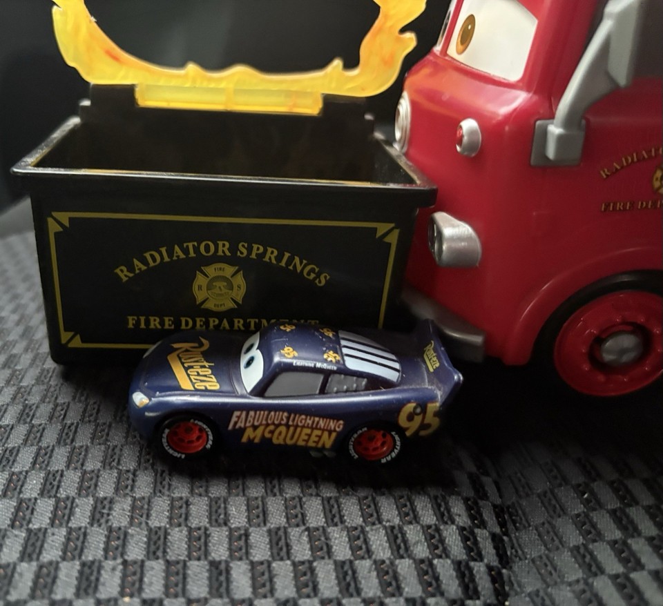 Disney Pixar Cars Stunt & Splash Red The Fire Engine Fabulous Lighting ...