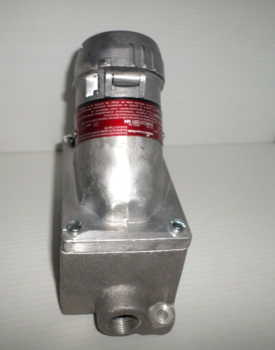⭐NEW IN BOX⭐ CROUSE HINDS ENRC21201 M4 EXPLOSION PROOF 20-Amp 120V ...