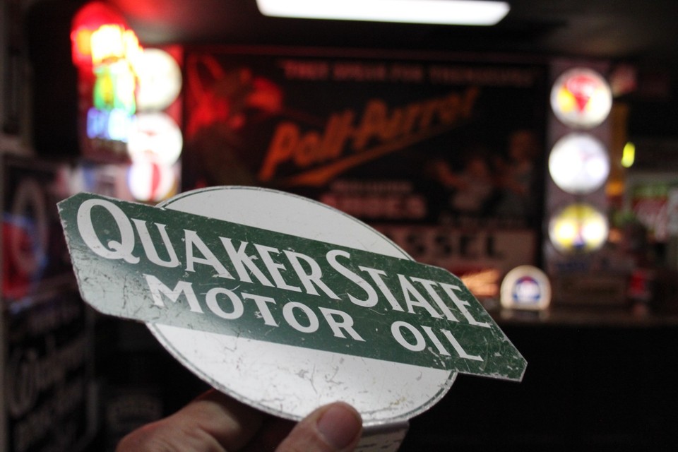 RARE 1950s QUAKER STATE MOTOR OIL DEALER DISPLAY RACK TOPPER PAINTED ...