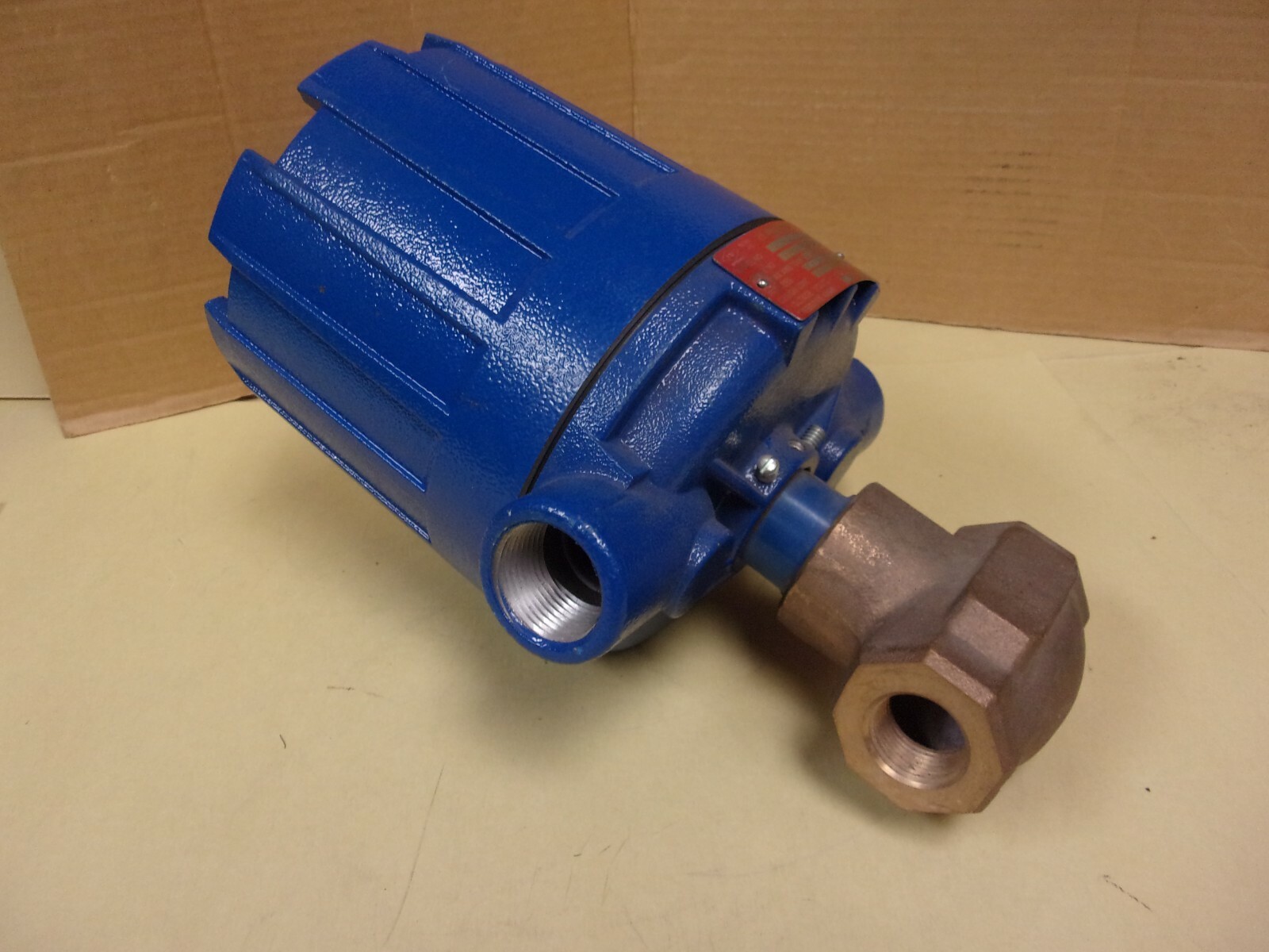 Magnetrol F50-1A2B-BAP Flow Switch 400 PSI , 120/240V , 15A | eBay