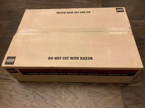 LEGO TECHNIC Bugatti Chiron 42083 NEW IN LEGO RETAIL/SHIPPING BOX ...