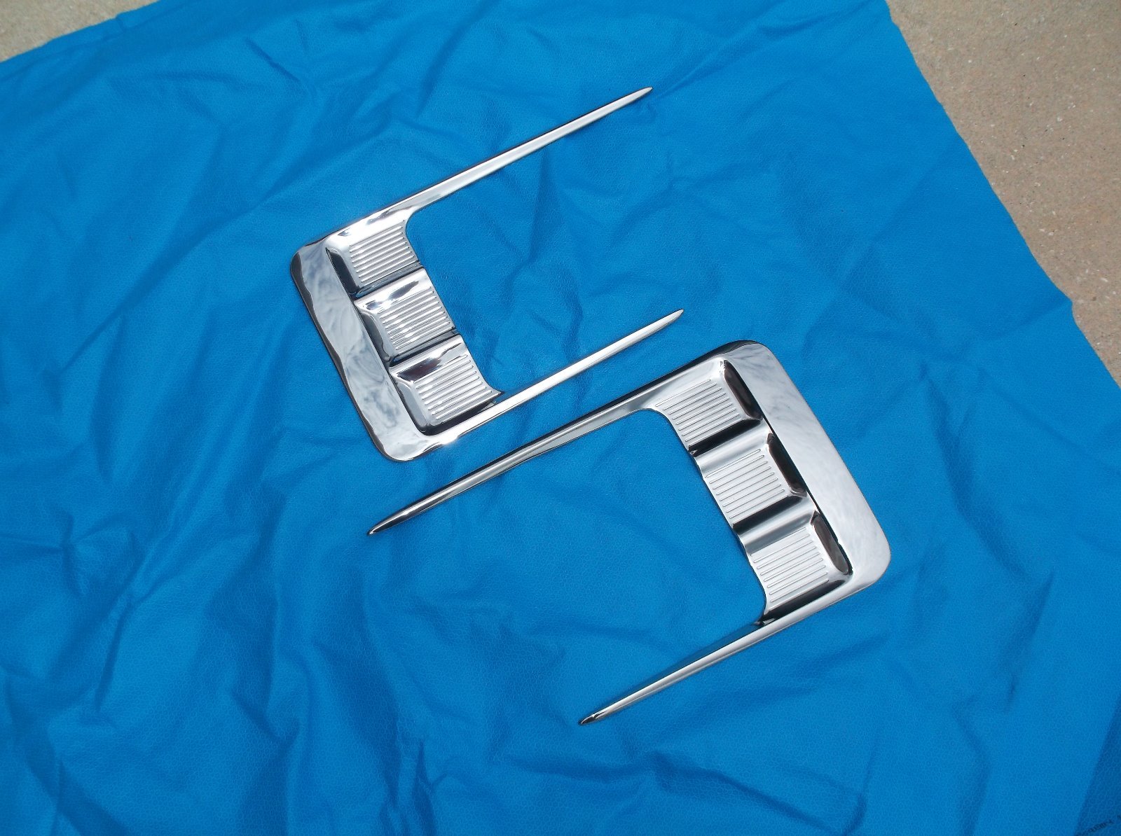 1958 IMPALA REAR QUARTER PANEL PITCHFORK TRIM,LH/RH | eBay