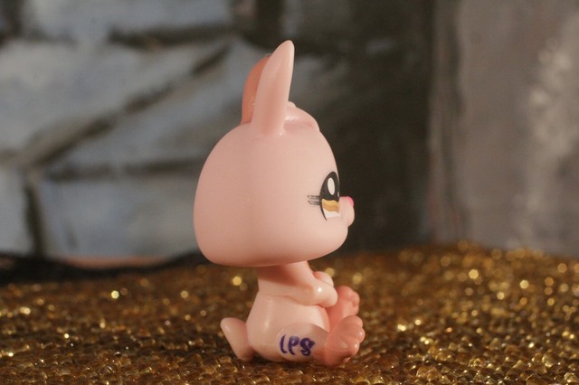2007 Hasbro Littlest Pet Shop LPS Pink Bunny Rabbit #1366 for sale ...