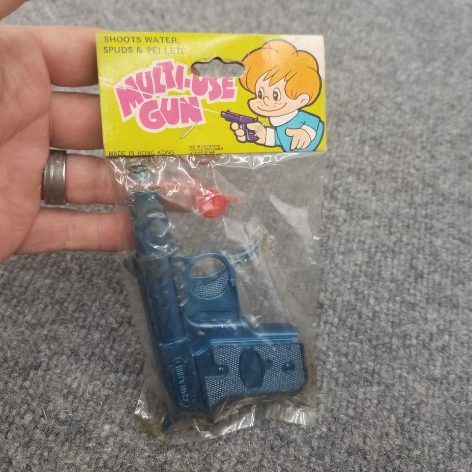 Vintage Multi Use Gun Toy Shoots Water Spuds & Pellets 70s Hong Kong L1 ...